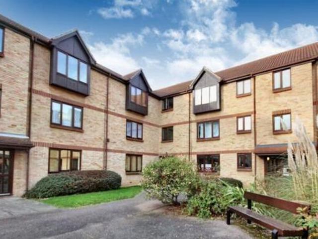 3 Bedroom Flat For Rent In Dagenham, Essex
