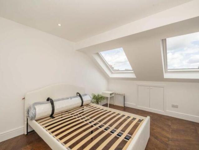 3 bedroom flat for rent in Dagnan Road, Clapham, SW12