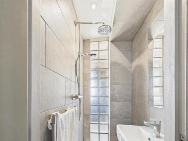 3 bedroom flat for rent in Deepdene Gardens, London, SW2