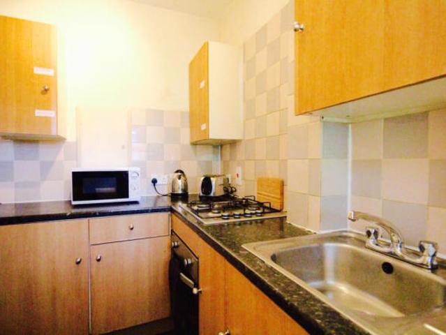3 bedroom flat for rent in Deloraine House, Tanners Hill, Lewisham, London, SE8