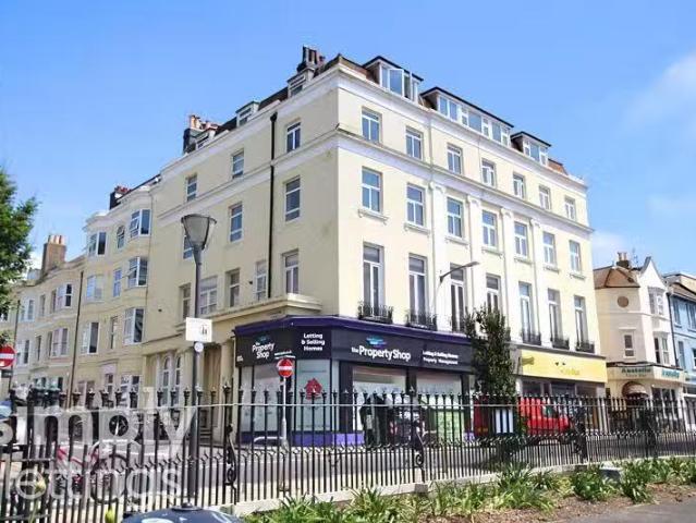 3 bedroom flat for rent in Devonshire Place, Brighton, BN2