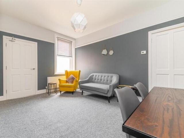 3 bedroom flat for rent in Dinsdale Road, Sandyford, Newcastle Upon Tyne, NE2