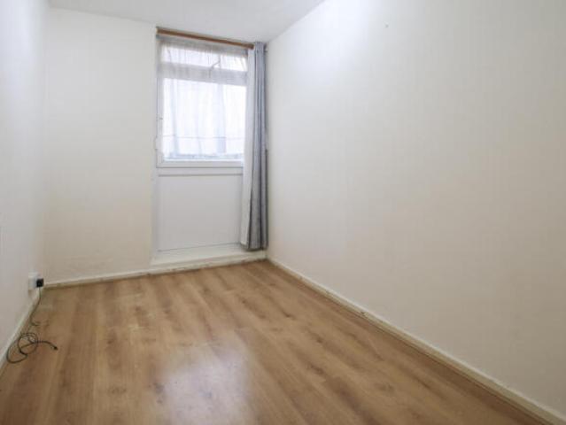 3 bedroom flat for rent in Dickens Estate, London, SE16