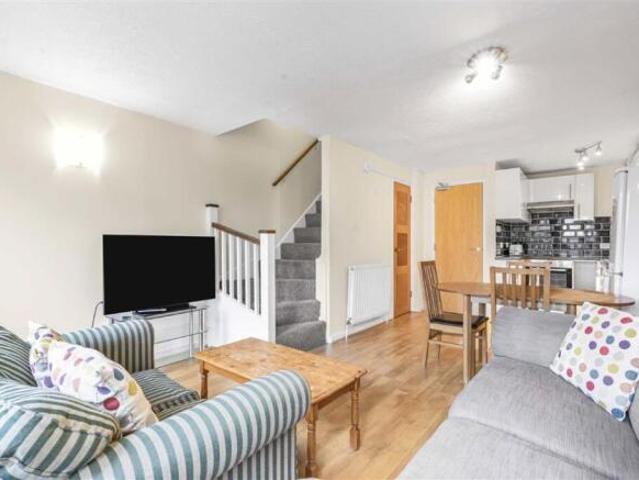 3 bedroom flat for rent in Discovery Walk, Wapping, E1W