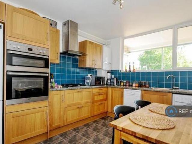 3 bedroom flat for rent in Dodson Street, London, SE1