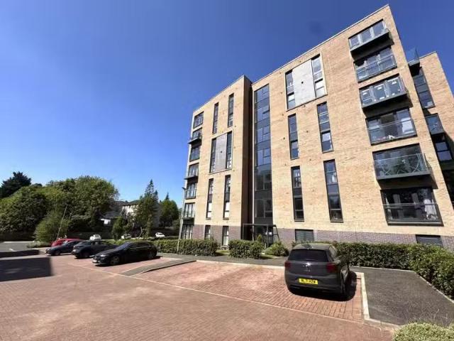 3 bedroom flat for rent in Dorchester Avenue, Glasgow, G12