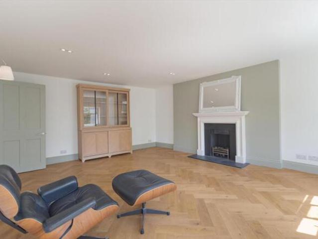 3 bedroom flat for rent in Dorset Square, London NW1