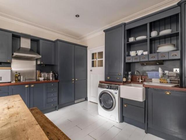 3 bedroom flat for rent in Dorset Street Marylebone W1U
