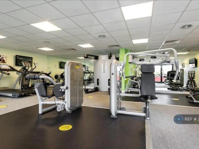 3 bedroom flat for rent in Dowding Drive, London, SE9