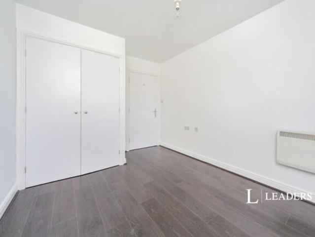 3 bedroom flat for rent in Duchess Place, CH2