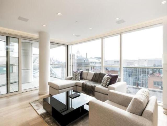3 bedroom flat for rent in Duchess Walk, London, SE1