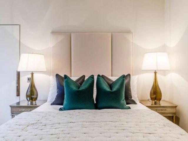3 bedroom flat for rent in Duke Street, Mayfair, London, W1K