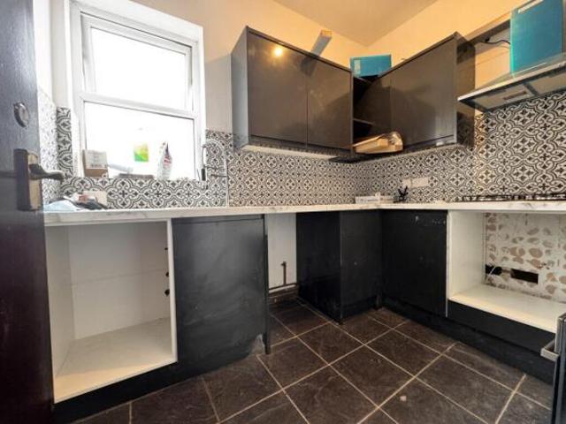 3 bedroom flat for rent in Duplex flat, Harehills Lane, Leeds, LS9