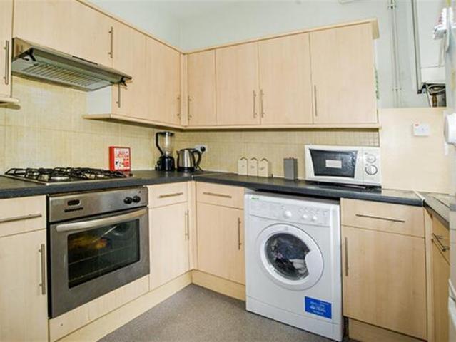 3 bedroom flat for rent in Ecclesall Road, Sheffield, S11 8PT, S11