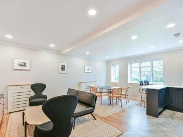3 Bedroom Flat For Rent In Ealing, London
