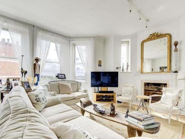 3 Bedroom Flat For Rent In Earls Court, London