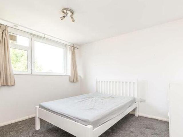 3 Bedroom Flat For Rent In Earlsfield, London
