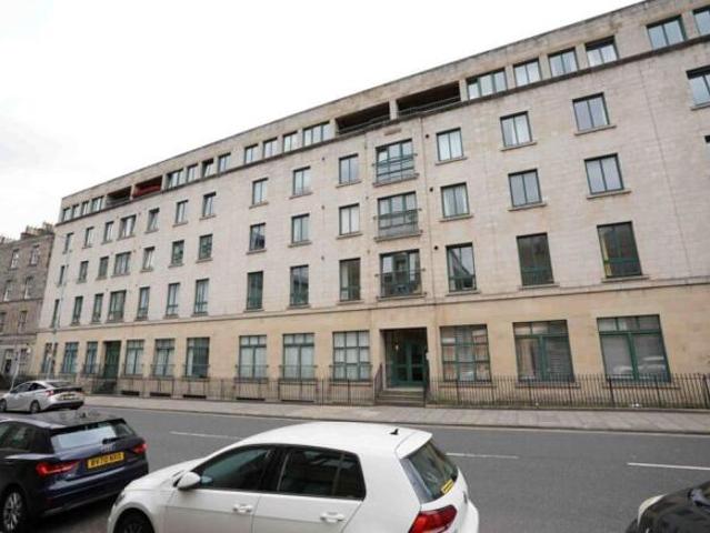 3 bedroom flat for rent in East Fountainbridge, Edinburgh, EH3