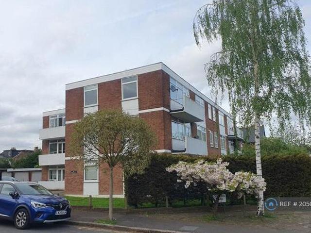 3 Bedroom Flat For Rent In East London