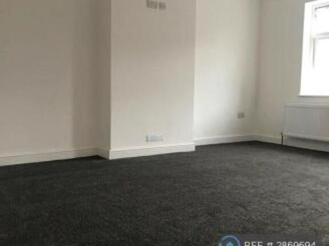 3 bedroom flat for rent in Eastgate Street, Gloucester, GL1