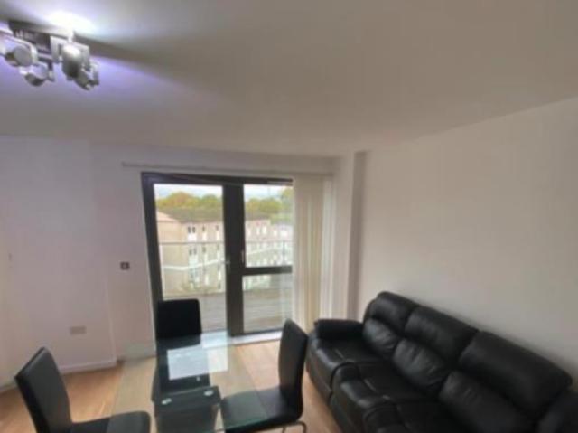 3 bedroom flat for rent in Eden Apartments, London, E14