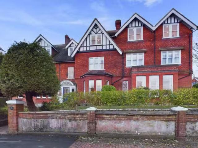 3 bedroom flat for rent in Edenthorpe Lodge, Meads, BN20