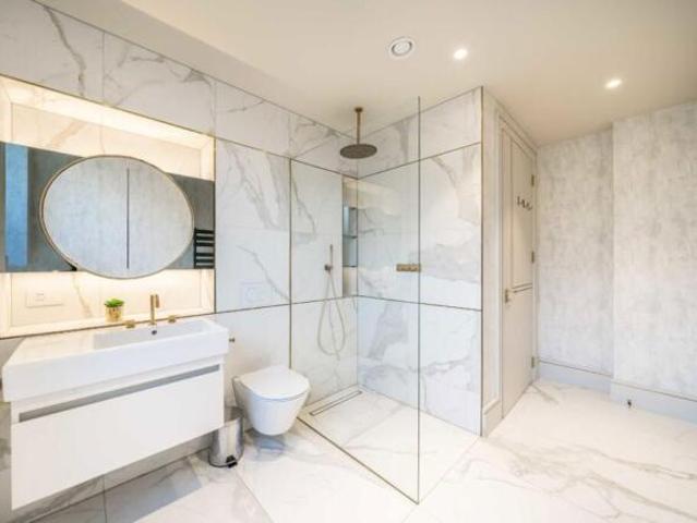 3 bedroom flat for rent in Edith Row, Fulham, SW6