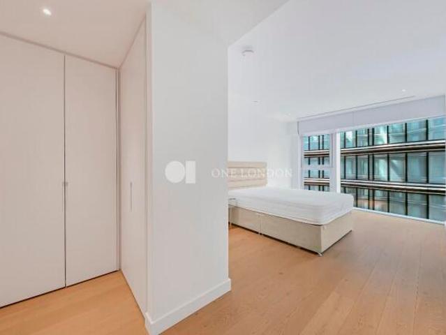 3 bedroom flat for rent in Electric Boulevard, London, SW11