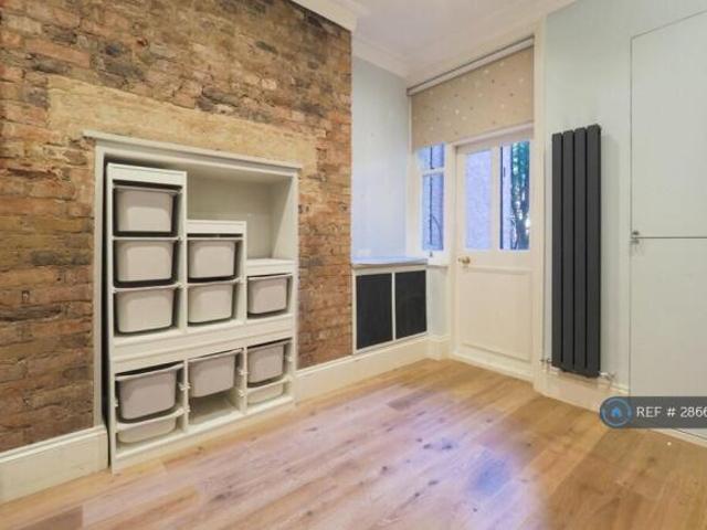 3 bedroom flat for rent in Elgin Avenue, London, W9