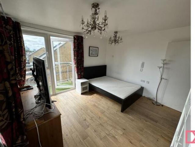3 bedroom flat for rent in Elizabeth Blount Court, 48 Repton Street, London, E14