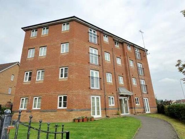 3 bedroom flat for rent in Ellis Court Merlin Road Birkenhead CH42