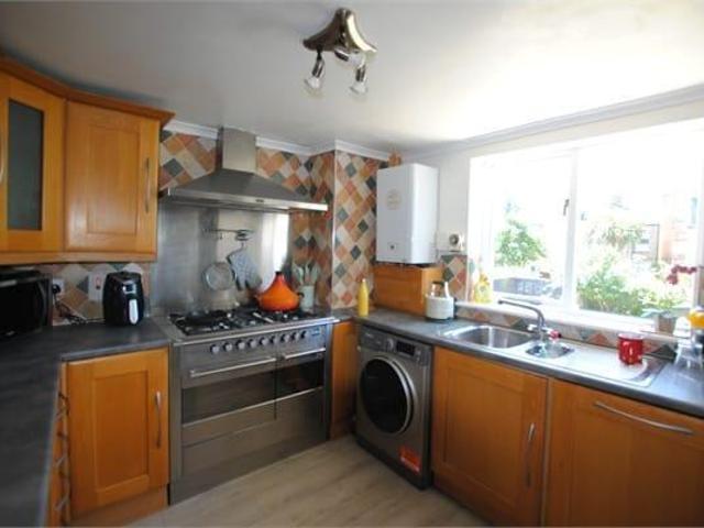 3 bedroom flat for rent in Elsinore Road, Forest Hill, SE23