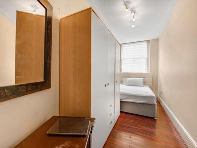 3 bedroom flat for rent in Empire House, London, SW7