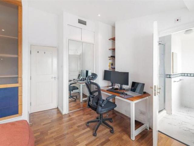 3 bedroom flat for rent in Ennismore Gardens, South Kensington, London, SW7