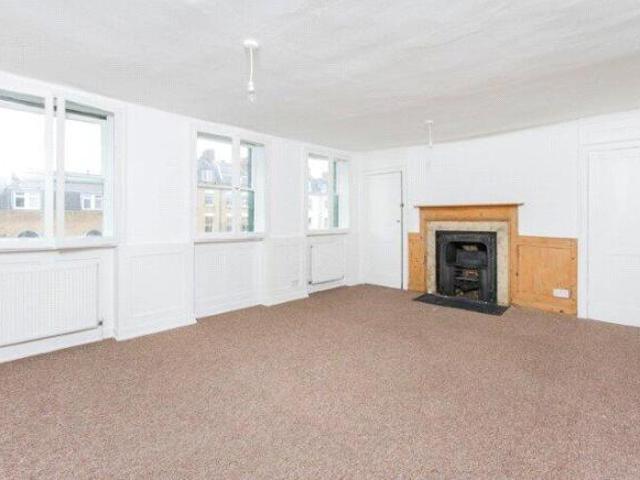 3 bedroom flat for rent in Essex Road, Islington, N1
