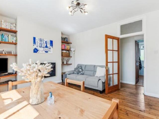 3 bedroom flat for rent in Fairfield Drive, The Tonsleys, SW18