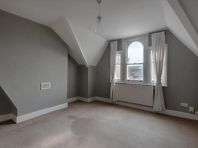 3 bedroom flat for rent in Ferme Park Road, Crouch End, London, N8