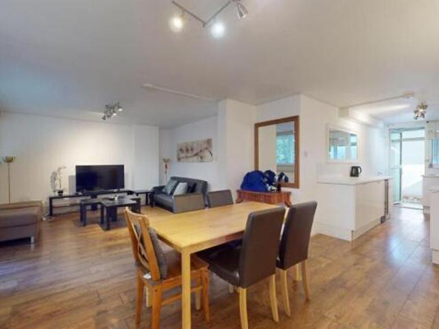 3 bedroom flat for rent in Finborough Road, Chelsea, SW10