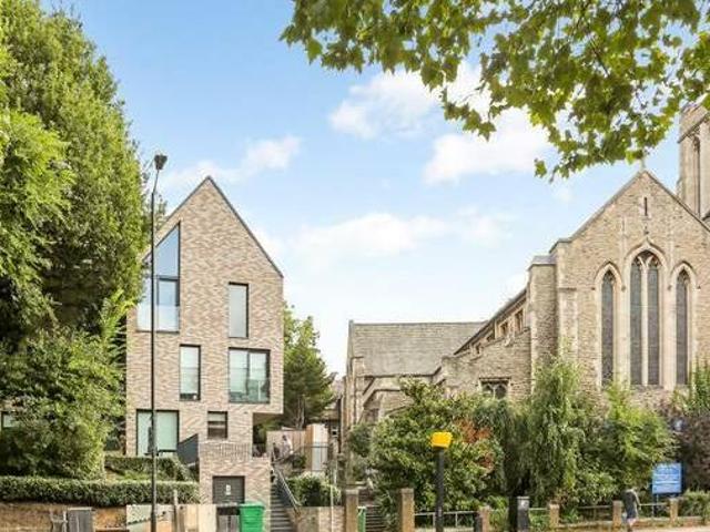 3 bedroom flat for rent in Finchley Road London NW3