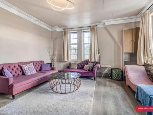 3 bedroom flat for rent in Finchley Road, London, NW3
