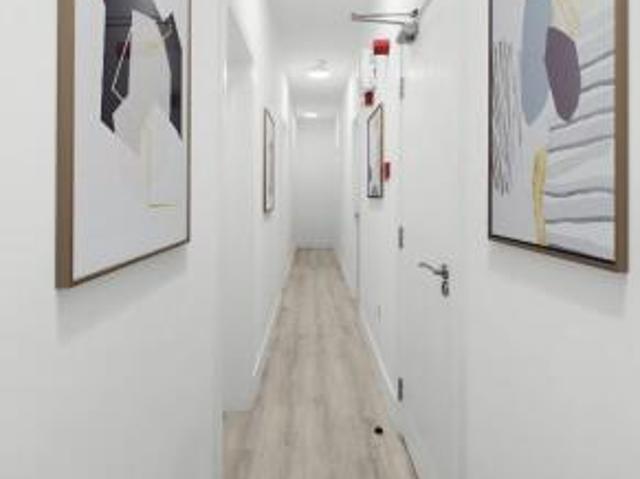 3 bedroom flat for rent in Finchley Road, London, NW3