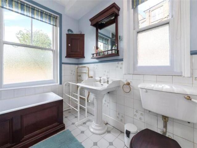 3 bedroom flat for rent in Fieldsway House, Fieldway Crescent, N5