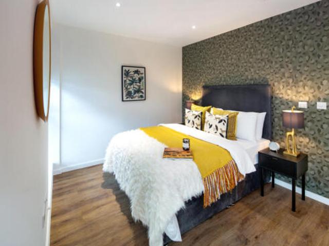 3 bedroom flat for rent in Fizzy East16 A 7 Silvertown Way, London E16 1DL, E16