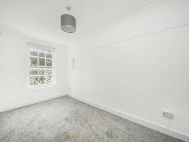 3 bedroom flat for rent in Fortis Green, London, N2