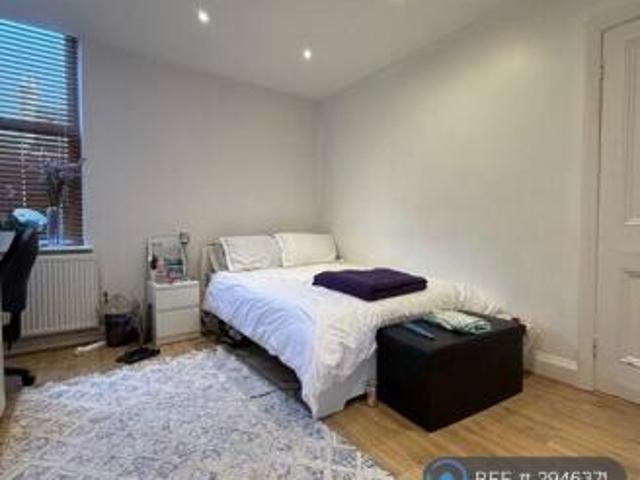 3 bedroom flat for rent in Fortune Green Road, London, NW6