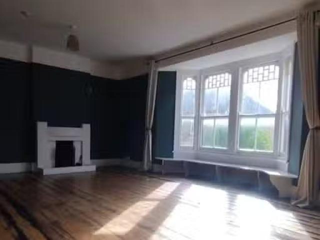 3 bedroom flat for rent in Fore St, Castle Cary, BA7
