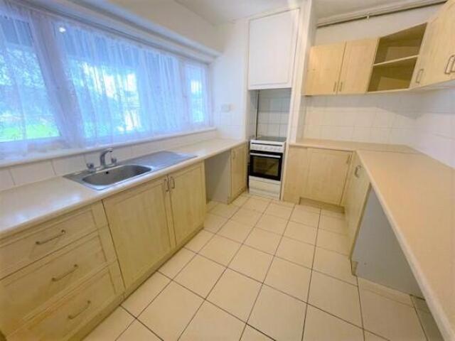 3 bedroom flat for rent in Forest Hills Drive, Townhill Park, Southampton, Hampshire, SO18