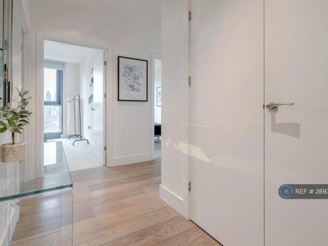 3 bedroom flat for rent in Foundry House, London, SW8