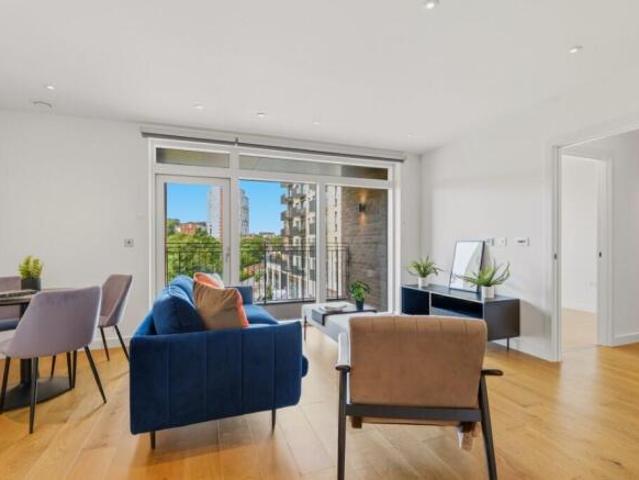 3 bedroom flat for rent in Florence House, Lundy Close, London, NW9