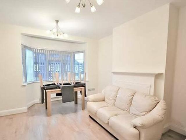 3 bedroom flat for rent in Florence Mansions Vivian Avenue Hendon NW4